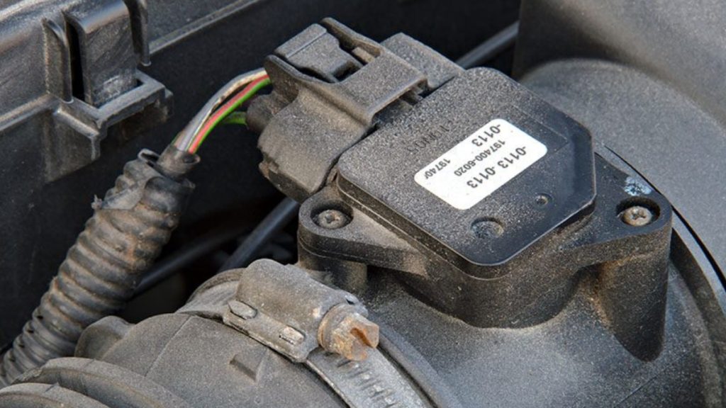 MAF senzor - čemu služi + 5 simptoma kvara & kako popraviti